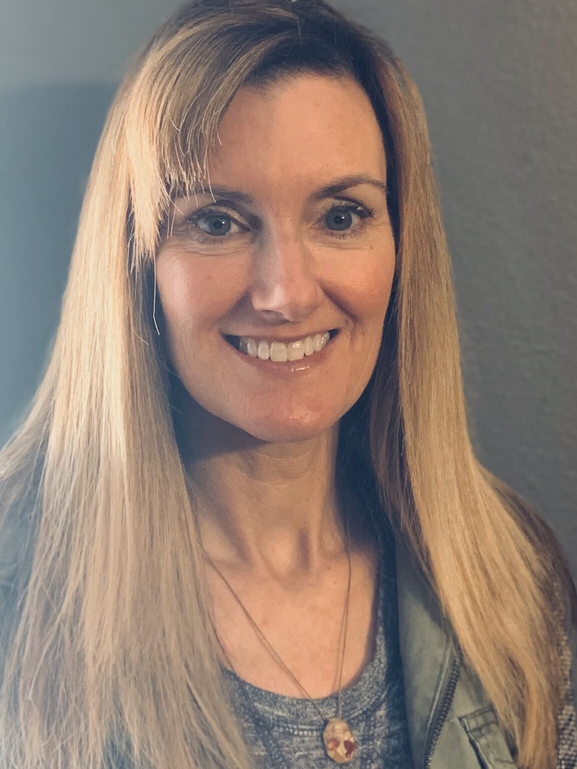 Alison-Moore - THIN LINE